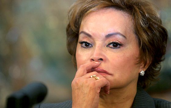 Elba Esther Gordillo, la mujer más poderosa de México dice que no se ...